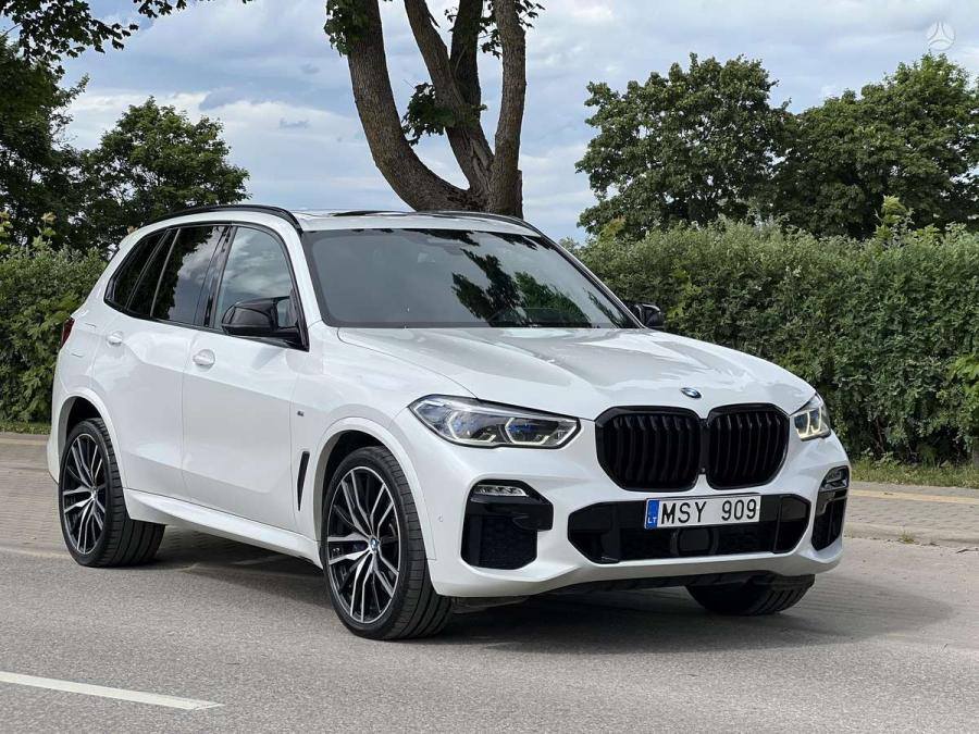 White BMW X5 2019 in Ukmerge, with an engine capacity of 2.99 L and mileage of 230 thousand km for 42500 €, photo 6 on AUTOMOTO.COM.LV