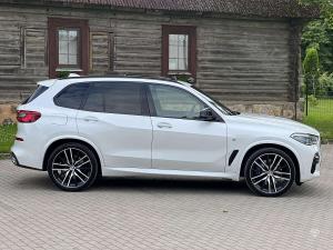 White BMW X5 2019 in Ukmerge, with an engine capacity of 2.99 L and mileage of 230 thousand km for 42500 €, photo 10 on AUTOMOTO.COM.LV