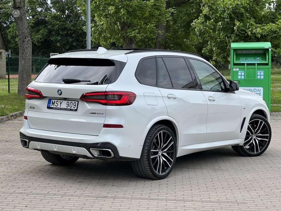 White BMW X5 2019 in Ukmerge, with an engine capacity of 2.99 L and mileage of 230 thousand km for 42500 €, photo 12 on AUTOMOTO.COM.LV