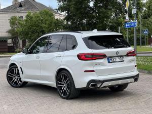 White BMW X5 2019 in Ukmerge, with an engine capacity of 2.99 L and mileage of 230 thousand km for 42500 €, photo 13 on AUTOMOTO.COM.LV