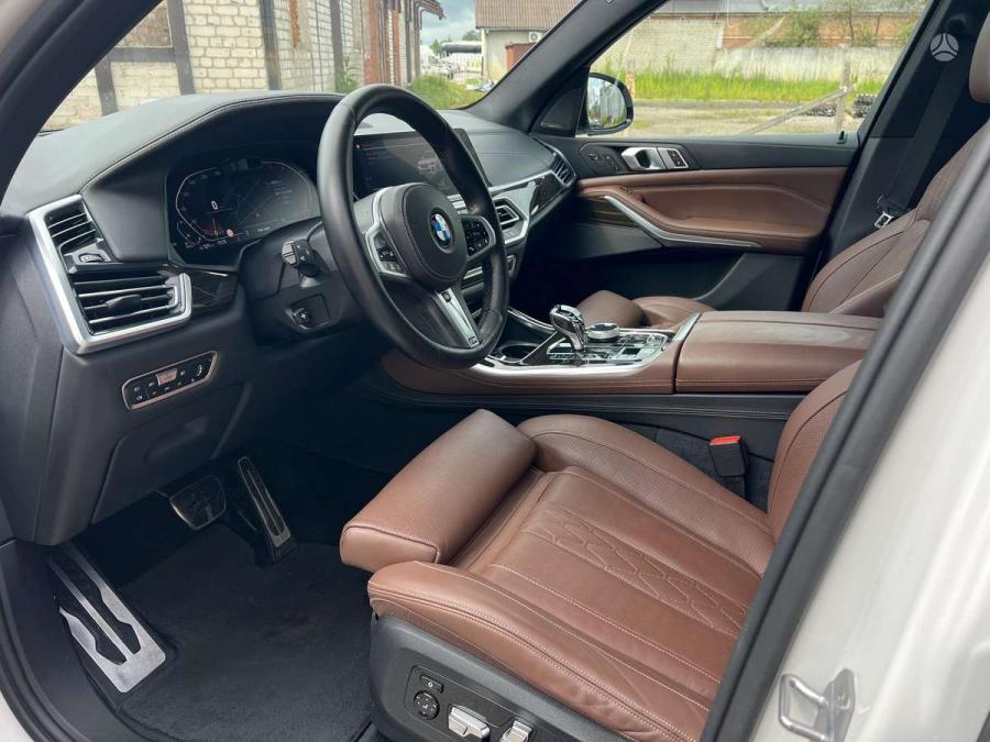 White BMW X5 2019 in Ukmerge, with an engine capacity of 2.99 L and mileage of 230 thousand km for 42500 €, photo 16 on AUTOMOTO.COM.LV