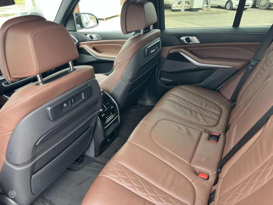 White BMW X5 2019 in Ukmerge, with an engine capacity of 2.99 L and mileage of 230 thousand km for 42500 €, photo 19 on AUTOMOTO.COM.LV