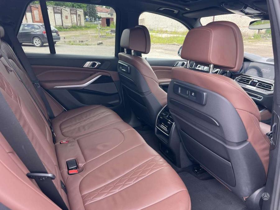 White BMW X5 2019 in Ukmerge, with an engine capacity of 2.99 L and mileage of 230 thousand km for 42500 €, photo 20 on AUTOMOTO.COM.LV