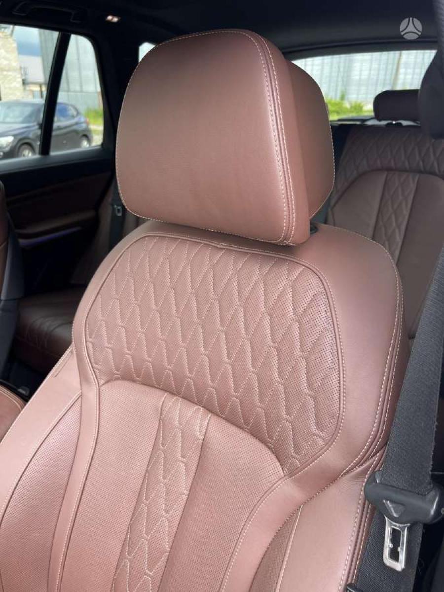 White BMW X5 2019 in Ukmerge, with an engine capacity of 2.99 L and mileage of 230 thousand km for 42500 €, photo 25 on AUTOMOTO.COM.LV