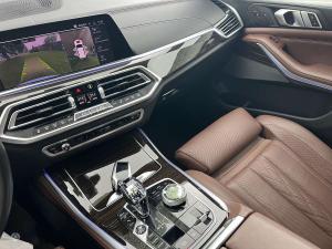 White BMW X5 2019 in Ukmerge, with an engine capacity of 2.99 L and mileage of 230 thousand km for 42500 €, photo 26 on AUTOMOTO.COM.LV