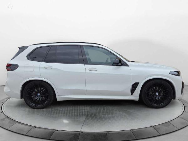 White BMW X5 2019 in Klaipeda, with an engine capacity of 3.00 L and mileage of 107 thousand km for 39900 €, photo 8 on AUTOMOTO.COM.LV