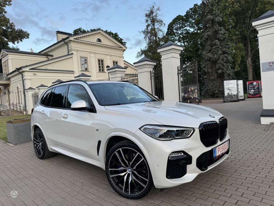 White BMW X5 2019 in Vilnius, with an engine capacity of 3.00 L and mileage of 160 thousand km for 43850 €, photo 1 on AUTOMOTO.COM.LV