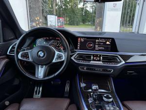 White BMW X5 2019 in Vilnius, with an engine capacity of 3.00 L and mileage of 160 thousand km for 43850 €, photo 9 on AUTOMOTO.COM.LV
