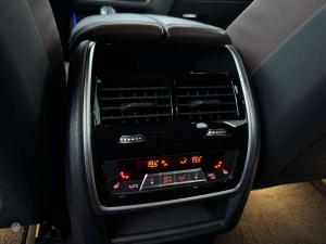 White BMW X5 2019 in Vilnius, with an engine capacity of 3.00 L and mileage of 160 thousand km for 43850 €, photo 15 on AUTOMOTO.COM.LV