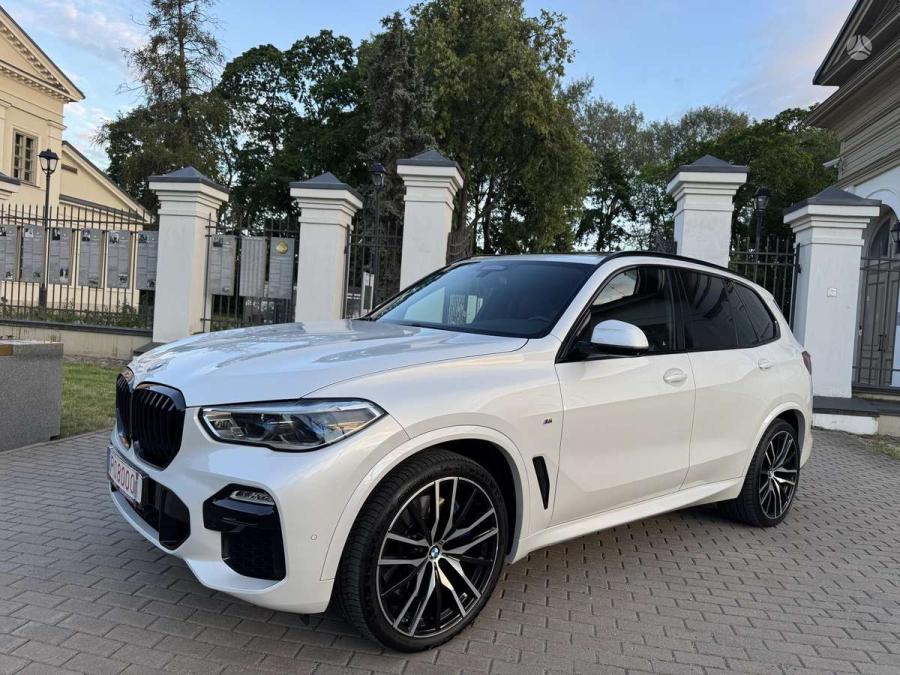 White BMW X5 2019 in Vilnius, with an engine capacity of 3.00 L and mileage of 160 thousand km for 43850 €, photo 20 on AUTOMOTO.COM.LV