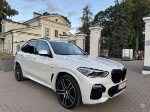 White BMW X5 2019 in Vilnius, with an engine capacity of 3.00 L and mileage of 160 thousand km for 43850 €, photo 23 on AUTOMOTO.COM.LV