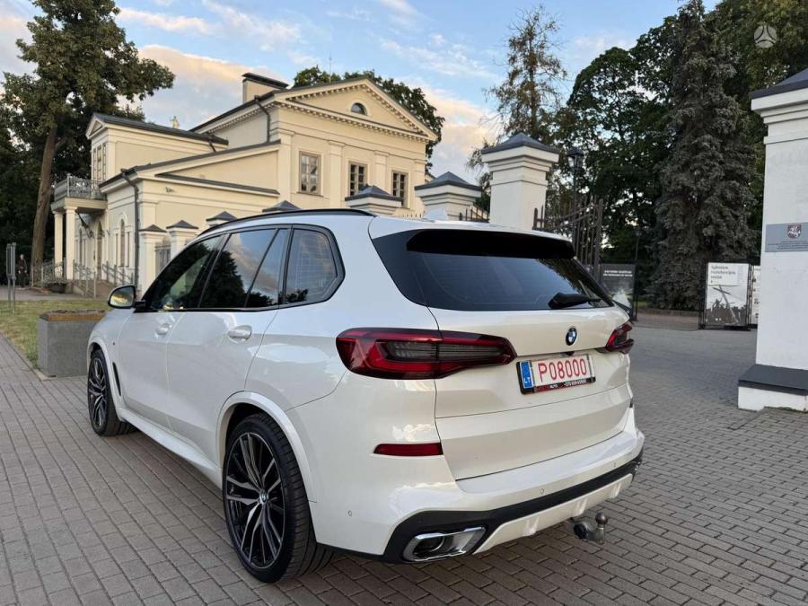 White BMW X5 2019 in Vilnius, with an engine capacity of 3.00 L and mileage of 160 thousand km for 43850 €, photo 24 on AUTOMOTO.COM.LV