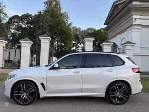White BMW X5 2019 in Vilnius, with an engine capacity of 3.00 L and mileage of 160 thousand km for 43850 €, photo 27 on AUTOMOTO.COM.LV