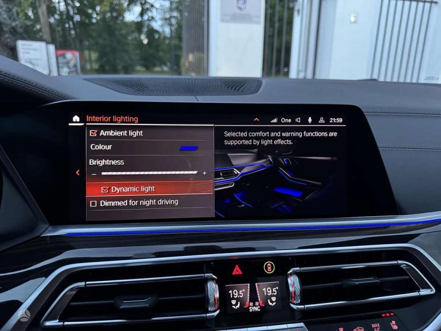 White BMW X5 2019 in Vilnius, with an engine capacity of 3.00 L and mileage of 160 thousand km for 43850 €, photo 36 on AUTOMOTO.COM.LV