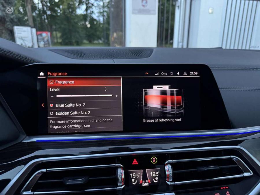 White BMW X5 2019 in Vilnius, with an engine capacity of 3.00 L and mileage of 160 thousand km for 43850 €, photo 40 on AUTOMOTO.COM.LV
