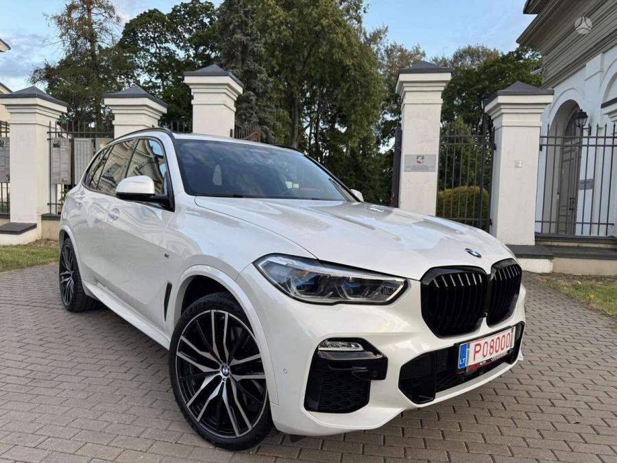 White BMW X5 2019 in Vilnius, with an engine capacity of 3.00 L and mileage of 160 thousand km for 43850 €, photo 41 on AUTOMOTO.COM.LV