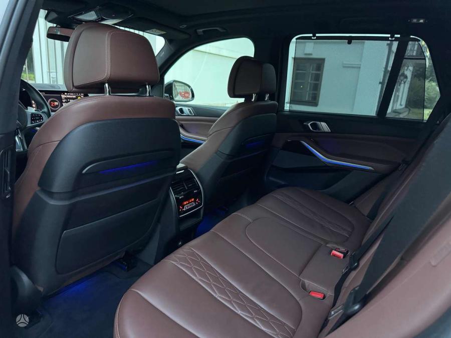 White BMW X5 2019 in Vilnius, with an engine capacity of 3.00 L and mileage of 160 thousand km for 43850 €, photo 49 on AUTOMOTO.COM.LV