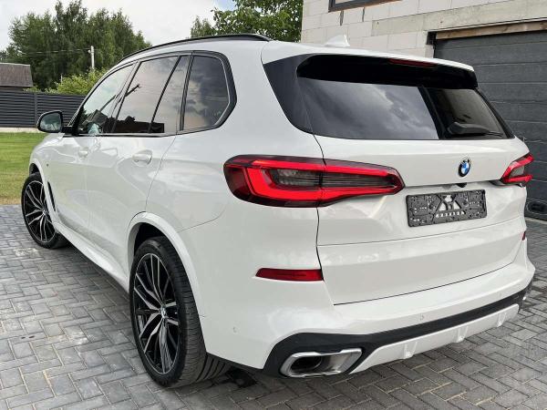 Balts BMW X5 2019 Viļņa, ar dzinēja tilpumu 2.99 L un nobraukumu 213 tūkst. km par 38600 €, foto 4 vietnē AUTOMOTO.COM.LV