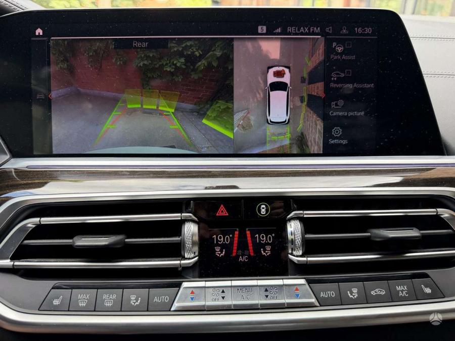 Белый БМВ Х5 2019 в Паневежис, объемом двигателя 2.99 л и пробегом 306 тыс. км за 33950 €, фото 27 на AUTOMOTO.COM.LV