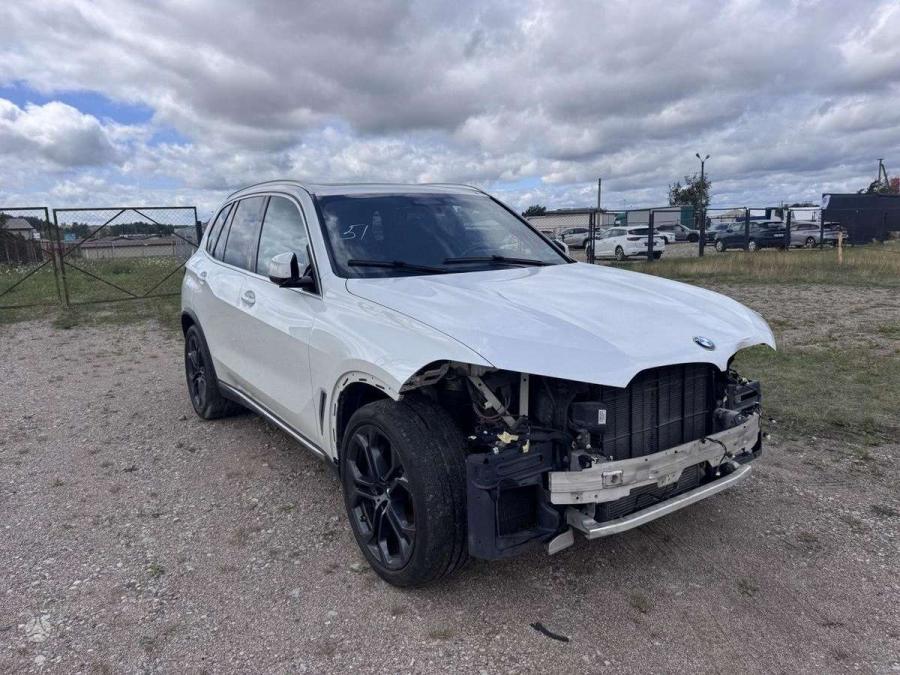 Balts BMW X5 2019 Viļņa, ar dzinēja tilpumu 4.40 L un nobraukumu 178 tūkst. km par 24500 €, foto 1 vietnē AUTOMOTO.COM.LV