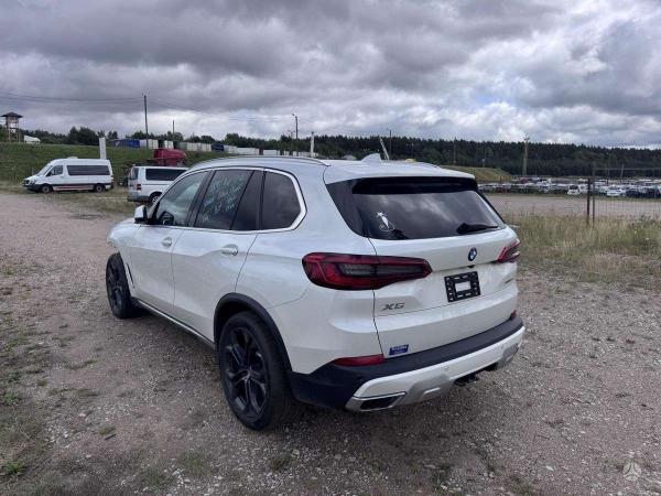 White BMW X5 2019 in Vilnius, with an engine capacity of 4.40 L and mileage of 178 thousand km for 24500 €, photo 2 on AUTOMOTO.COM.LV