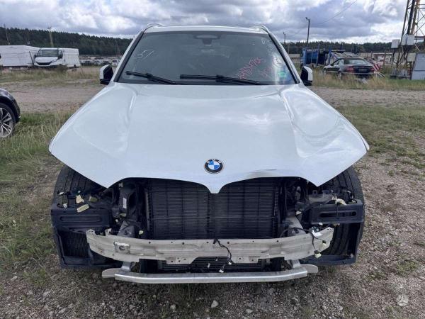 White BMW X5 2019 in Vilnius, with an engine capacity of 4.40 L and mileage of 178 thousand km for 24500 €, photo 7 on AUTOMOTO.COM.LV