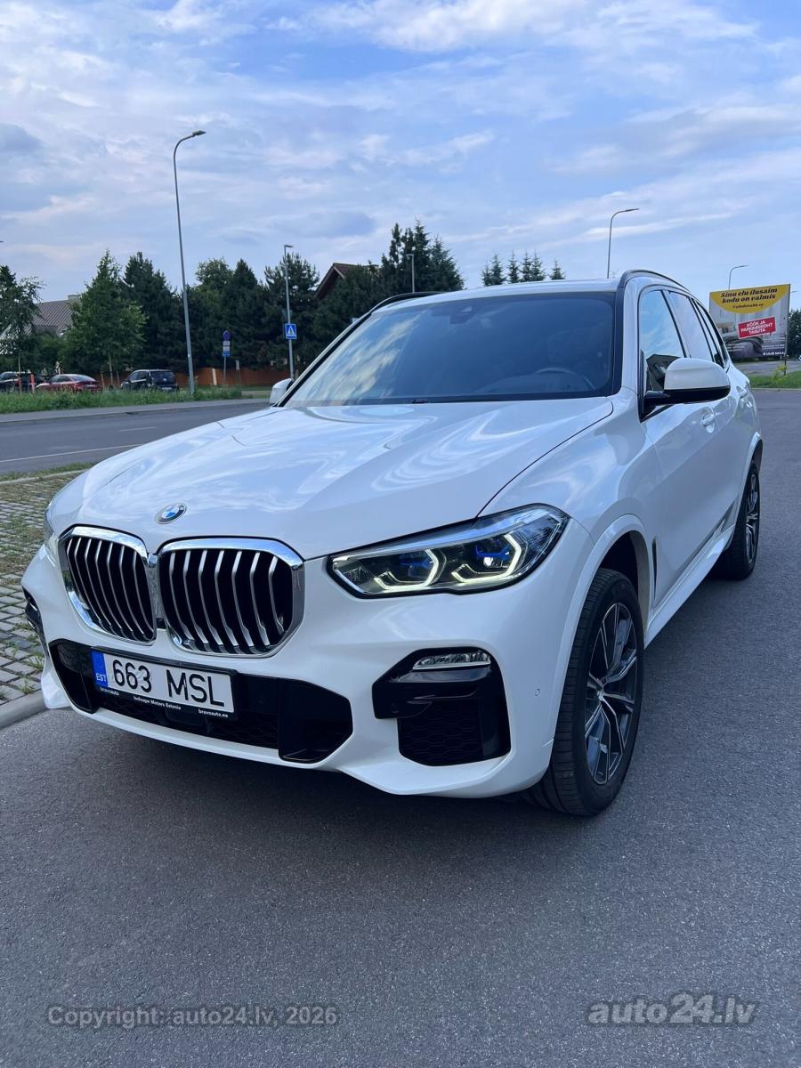 Balts BMW X5 2019 Tallina, ar dzinēja tilpumu 3.00 L un nobraukumu 130 tūkst. km par 44500 €, foto 1 vietnē AUTOMOTO.COM.LV