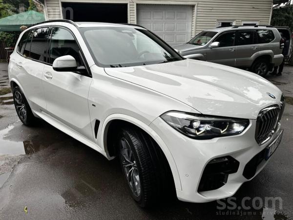 Balts BMW X5 2019 Rīga, ar dzinēja tilpumu 3.00 L un nobraukumu 171 tūkst. km par 37500 €, foto 2 vietnē AUTOMOTO.COM.LV