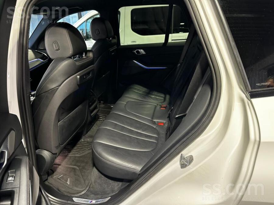 White BMW X5 2019 in Riga, with an engine capacity of 3.00 L and mileage of 171 thousand km for 37500 €, photo 7 on AUTOMOTO.COM.LV
