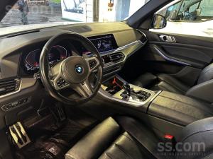 White BMW X5 2019 in Riga, with an engine capacity of 3.00 L and mileage of 171 thousand km for 37500 €, photo 8 on AUTOMOTO.COM.LV