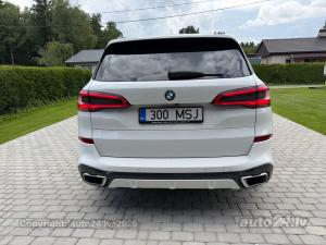 White BMW X5 2019 in Tallinn, with an engine capacity of 3.00 L and mileage of 213 thousand km for 40000 €, photo 5 on AUTOMOTO.COM.LV