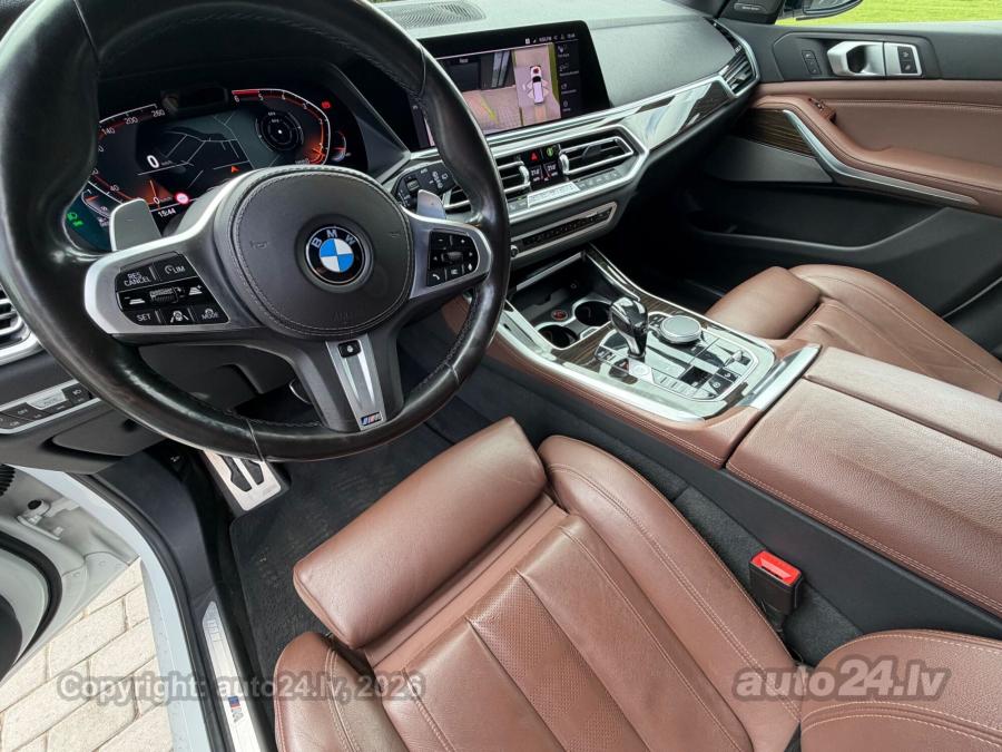 White BMW X5 2019 in Tallinn, with an engine capacity of 3.00 L and mileage of 213 thousand km for 40000 €, photo 8 on AUTOMOTO.COM.LV