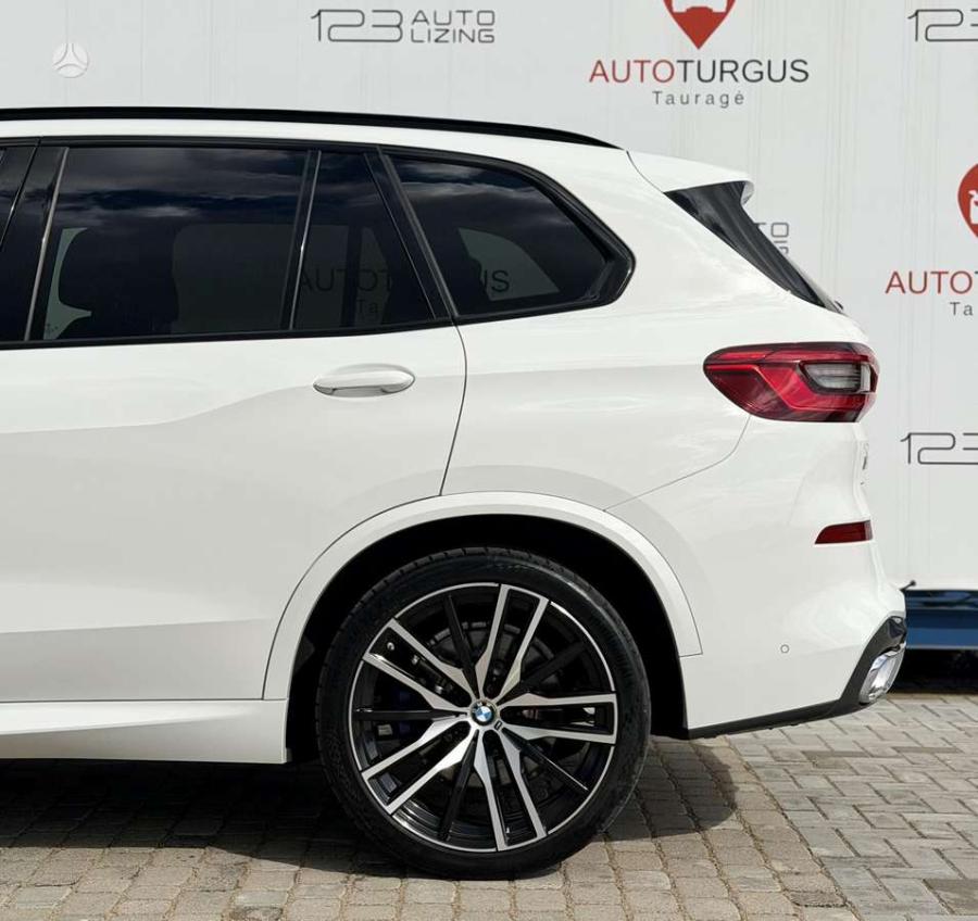 Balts BMW X5 2019 Tauragė, ar dzinēja tilpumu 2.99 L un nobraukumu 189 tūkst. km par 36800 €, foto 16 vietnē AUTOMOTO.COM.LV