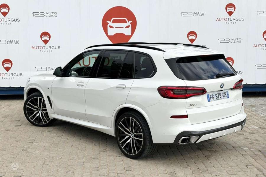 Balts BMW X5 2019 Tauragė, ar dzinēja tilpumu 2.99 L un nobraukumu 189 tūkst. km par 36800 €, foto 27 vietnē AUTOMOTO.COM.LV