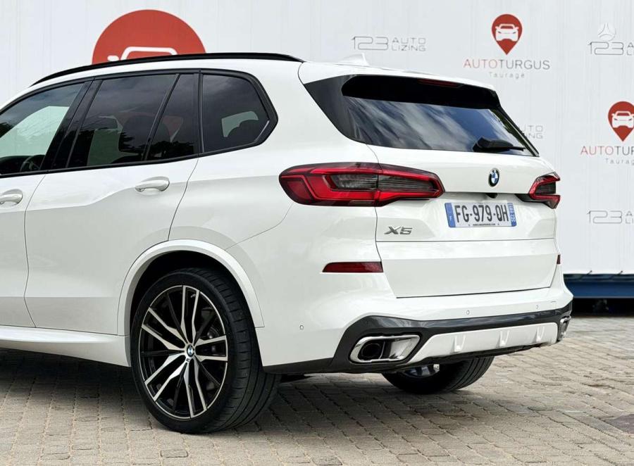 Balts BMW X5 2019 Tauragė, ar dzinēja tilpumu 2.99 L un nobraukumu 189 tūkst. km par 36800 €, foto 28 vietnē AUTOMOTO.COM.LV