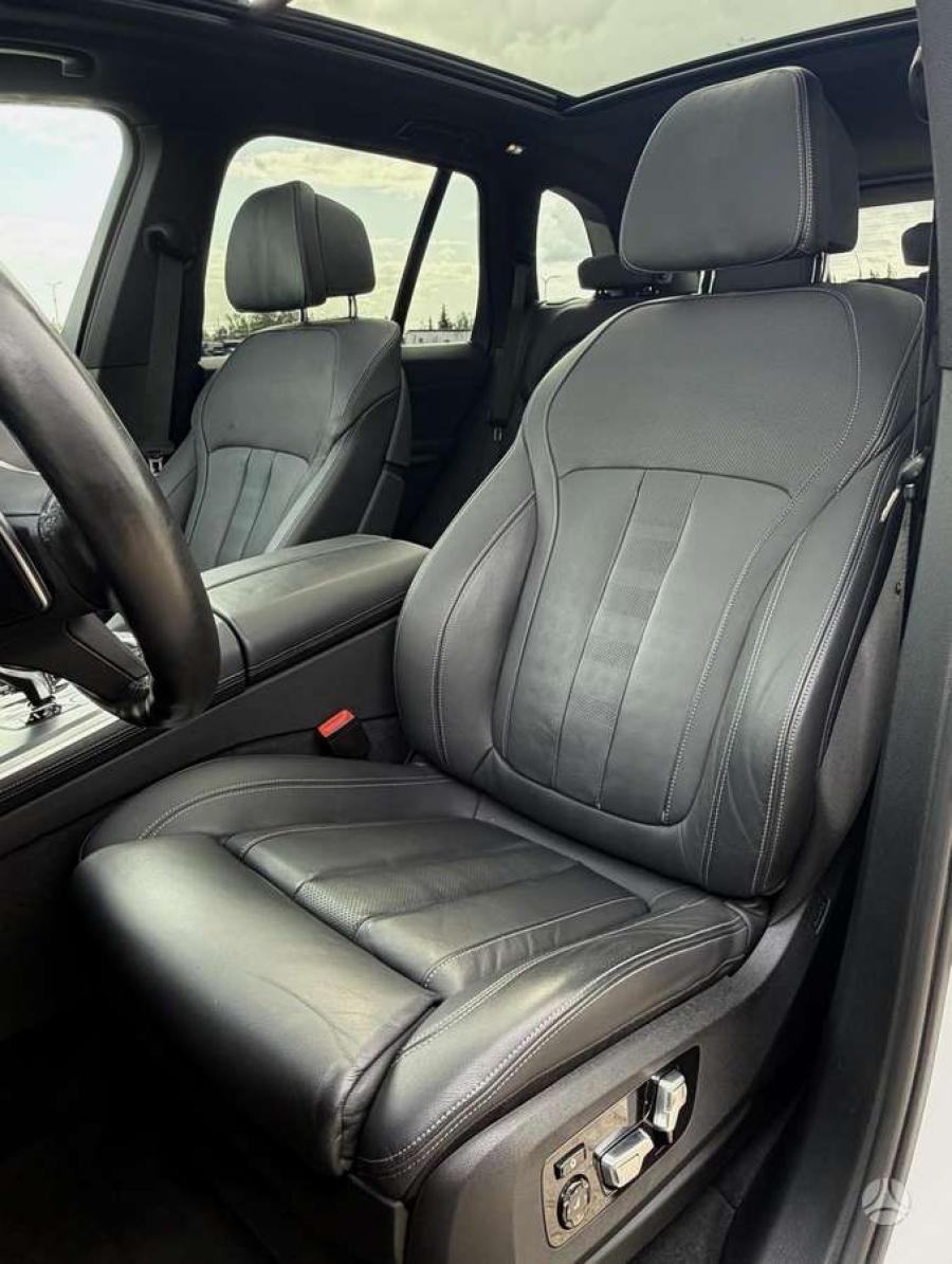 Balts BMW X5 2019 Tauragė, ar dzinēja tilpumu 2.99 L un nobraukumu 189 tūkst. km par 36800 €, foto 33 vietnē AUTOMOTO.COM.LV