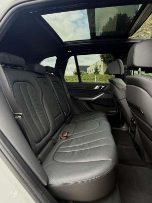 Balts BMW X5 2019 Tauragė, ar dzinēja tilpumu 2.99 L un nobraukumu 189 tūkst. km par 36800 €, foto 39 vietnē AUTOMOTO.COM.LV