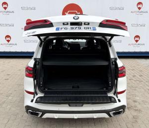 Balts BMW X5 2019 Tauragė, ar dzinēja tilpumu 2.99 L un nobraukumu 189 tūkst. km par 36800 €, foto 40 vietnē AUTOMOTO.COM.LV