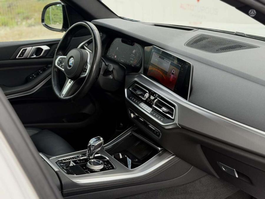 Balts BMW X5 2019 Tauragė, ar dzinēja tilpumu 2.99 L un nobraukumu 189 tūkst. km par 36800 €, foto 42 vietnē AUTOMOTO.COM.LV