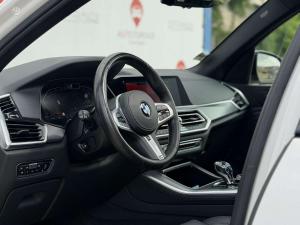 Balts BMW X5 2019 Tauragė, ar dzinēja tilpumu 2.99 L un nobraukumu 189 tūkst. km par 36800 €, foto 48 vietnē AUTOMOTO.COM.LV