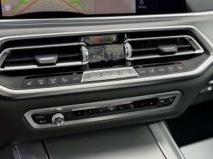 Balts BMW X5 2019 Tauragė, ar dzinēja tilpumu 2.99 L un nobraukumu 189 tūkst. km par 36800 €, foto 53 vietnē AUTOMOTO.COM.LV