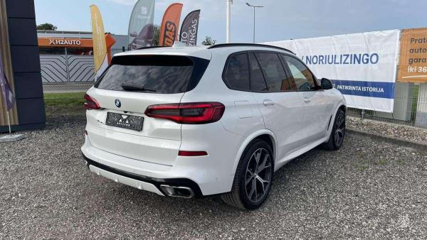 White BMW X5 2019 in Marijampole, with an engine capacity of 2.99 L and mileage of 258 thousand km for 33900 €, photo 9 on AUTOMOTO.COM.LV