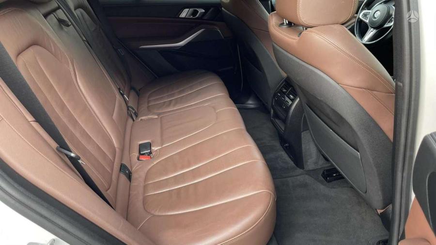 Balts BMW X5 2019 Marijampole, ar dzinēja tilpumu 2.99 L un nobraukumu 258 tūkst. km par 33900 €, foto 24 vietnē AUTOMOTO.COM.LV