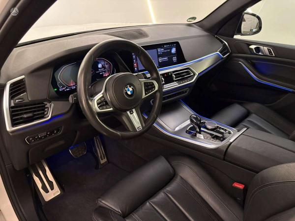 White BMW X5 2019 in Marijampole, with an engine capacity of 2.99 L and mileage of 179 thousand km for 39999 €, photo 2 on AUTOMOTO.COM.LV