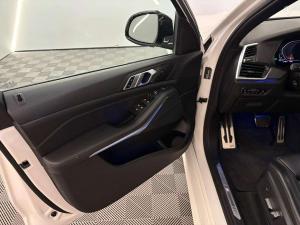 Balts BMW X5 2019 Marijampole, ar dzinēja tilpumu 2.99 L un nobraukumu 179 tūkst. km par 39999 €, foto 22 vietnē AUTOMOTO.COM.LV