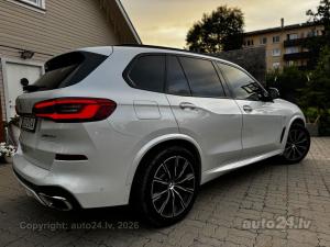 White BMW X5 2019 in Voru, with an engine capacity of 3.00 L and mileage of 255 thousand km for 32000 €, photo 12 on AUTOMOTO.COM.LV