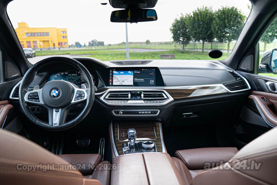 Balts BMW X5 2019 Tartu, ar dzinēja tilpumu 3.00 L un nobraukumu 92 tūkst. km par 49700 €, foto 19 vietnē AUTOMOTO.COM.LV