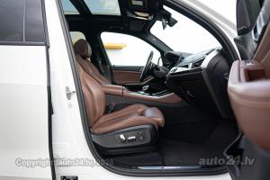 Balts BMW X5 2019 Tartu, ar dzinēja tilpumu 3.00 L un nobraukumu 92 tūkst. km par 49700 €, foto 23 vietnē AUTOMOTO.COM.LV