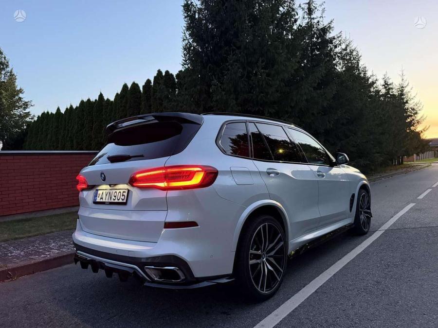 White BMW X5 2019 in Kaunas, with an engine capacity of 2.99 L and mileage of 285 thousand km for 40000 €, photo 4 on AUTOMOTO.COM.LV