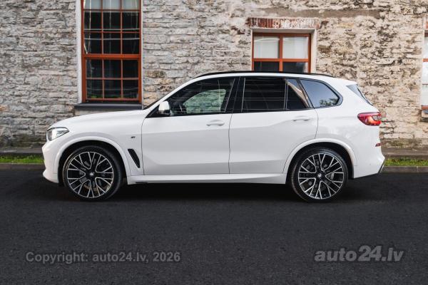 White BMW X5 2019 in Tallinn, with an engine capacity of 3.00 L and mileage of 153 thousand km for 41000 €, photo 6 on AUTOMOTO.COM.LV